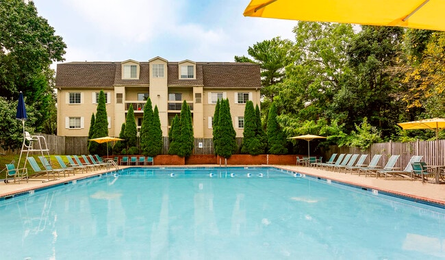 Foxchase Apartments - 766 N Howard St Alexandria VA 22304 | Apartment ...