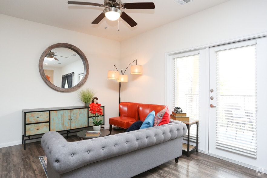 Creekside on Parmer Lane - 5401 E Parmer Ln Austin TX 78754 | Apartment ...