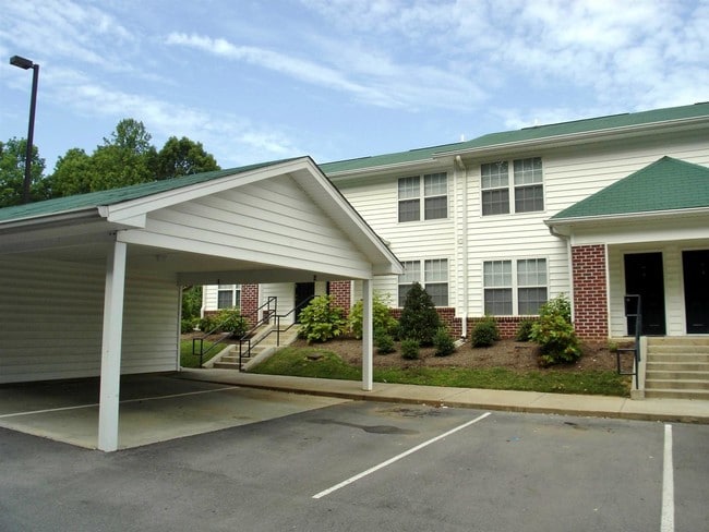 East Forest Park - 150 E Forest Park Dr Dickson TN 37055 | Apartment Finder