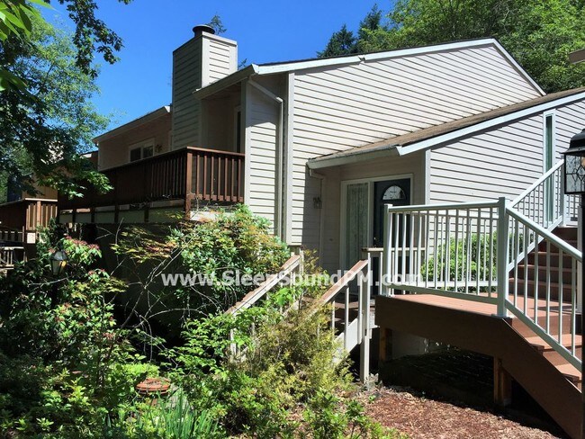 Lovely Townhouse with Sun Deck in Quail Park - 10026 SW Quail Post Rd ...