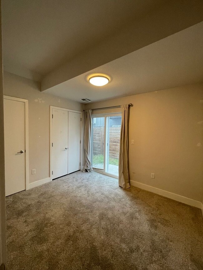 Lakewood Living Redefined: Stylish Three-Bedroom Townhome in West Line ...