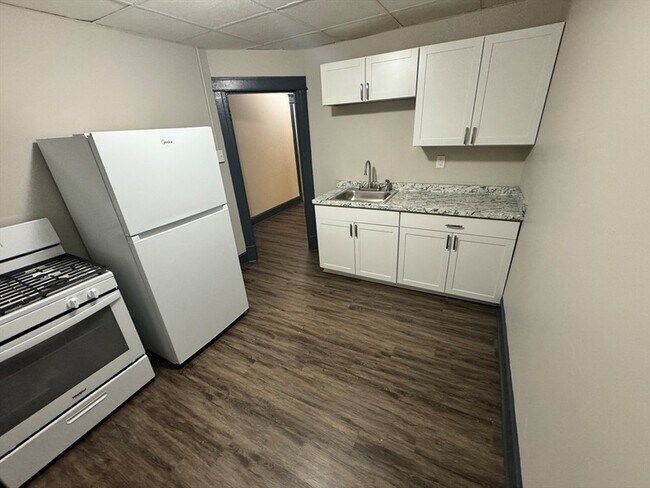 20 Mattoon St - 20 Mattoon St Springfield MA 01105 | Apartment Finder