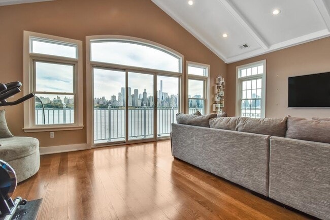 14 Lydia Dr - 14 Lydia Dr Guttenberg NJ 07093 | Apartment Finder