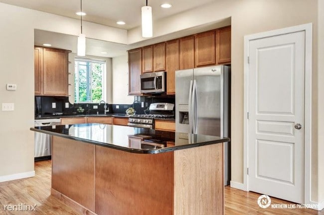 2 br, 2.5 bath Townhome - 216 Cook Inlet Loop - 216 Cook Inlet Loop ...