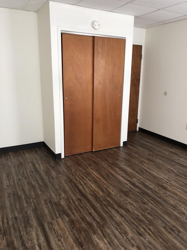 108 W Green St - 108 W Green St Champaign IL 61820 | Apartment Finder