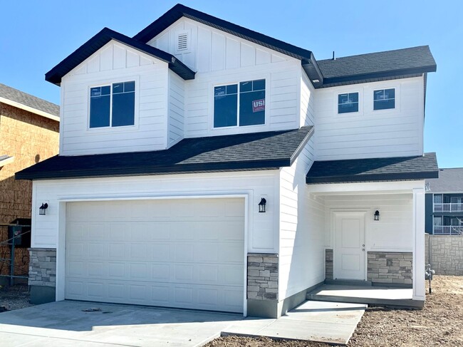 Lovely 4-bedroom Near Foxboro in NSL Avail... - 867 Wellington Ave ...