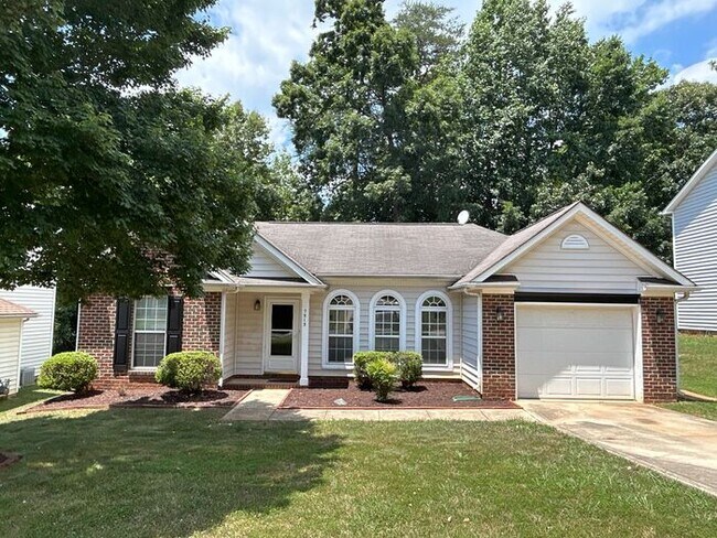 T.R. Lawing Realty Property - 7513 Grabill Dr Charlotte NC 28269 ...