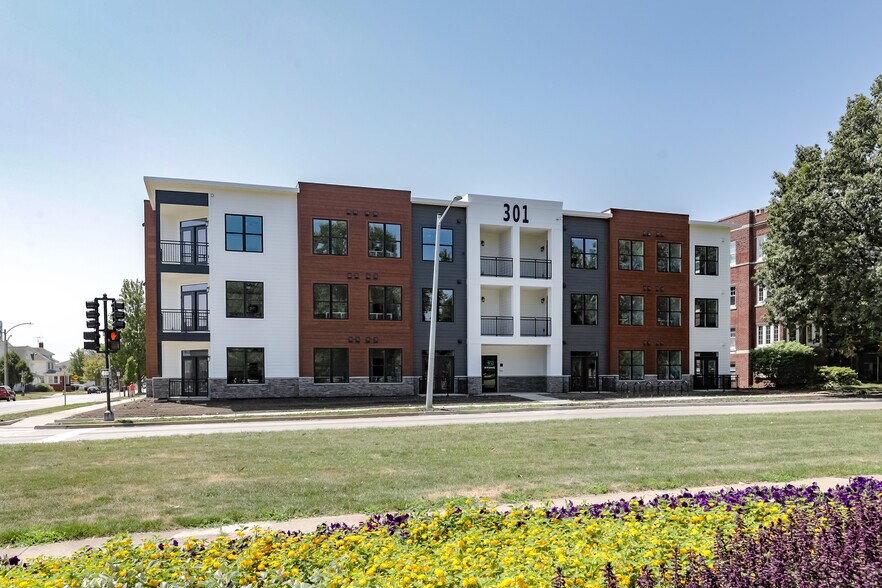 301 W University Ave - 301 W University Ave Champaign IL 61820 ...