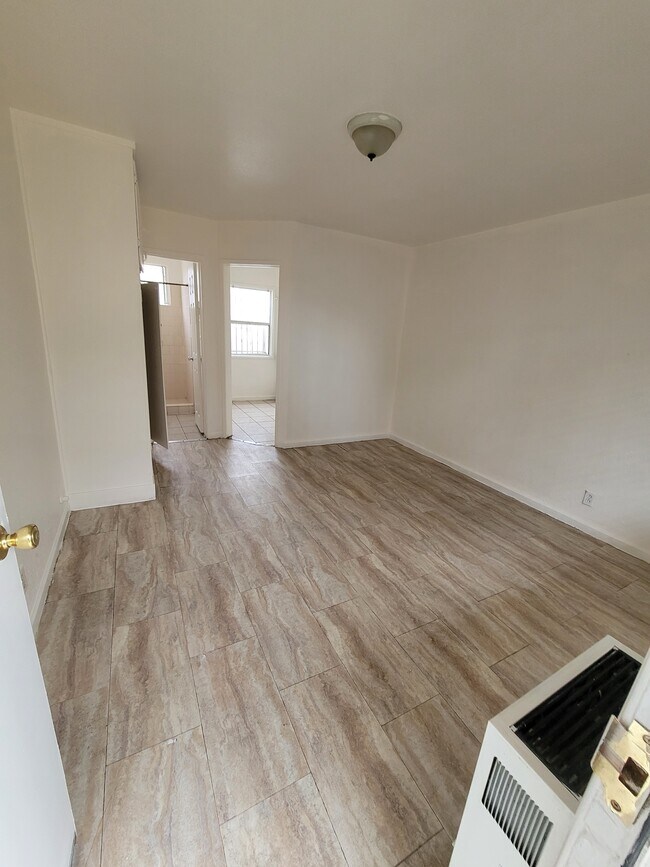 10019 S Hoover St - 10019 S Hoover St Los Angeles CA 90044 | Apartment ...