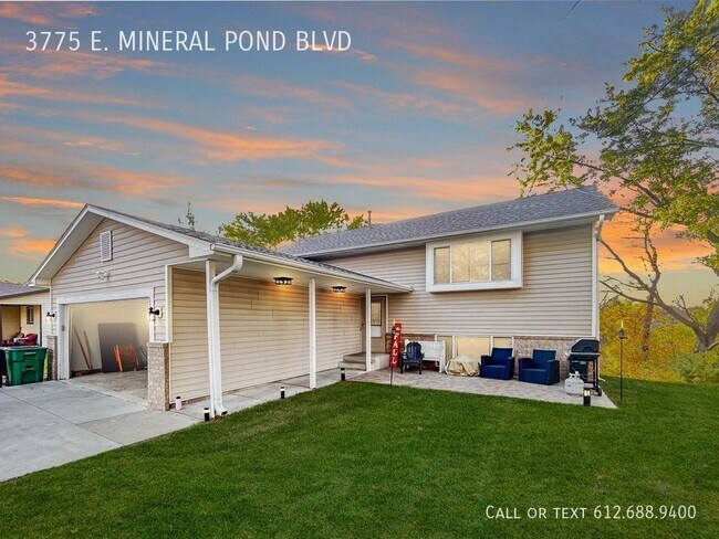 Large 4 Bed 2 Bath Home in Lovely Anoka Ne... - 3775 E Mineral Pond ...