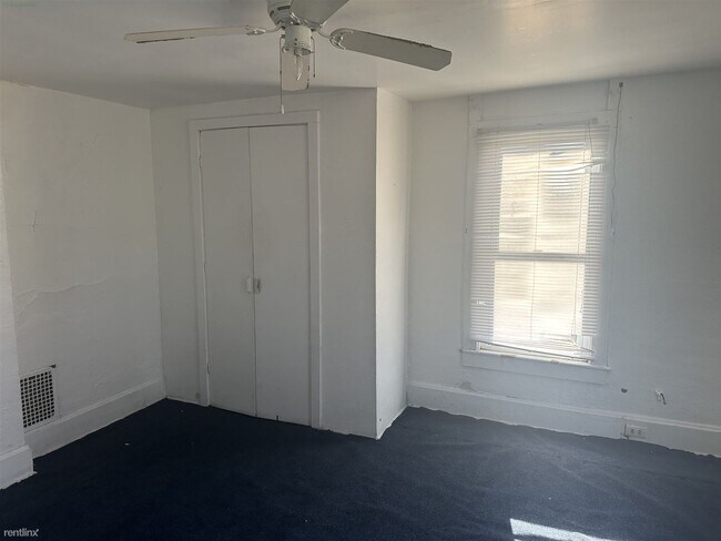 2 br, 1 bath House - 928 South Matthew Street - 928 S Matthew St Peoria ...