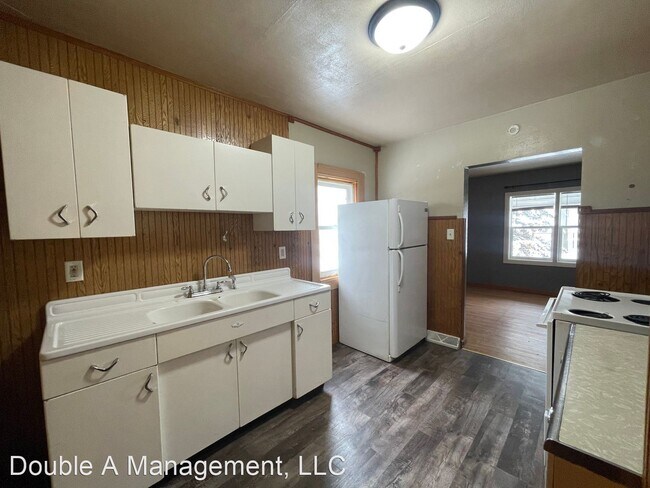 2 br, 1 bath House - 322 Lester St. - 322 Lester St Waterloo IA 50703 ...