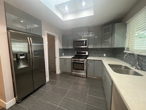 9372 Vena Ave - 9372 Vena Ave Los Angeles CA 91331 | Apartment Finder