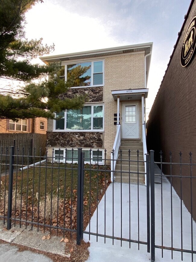 6754 N Harlem Ave - 6754 N Harlem Ave Chicago IL 60631 | Apartment Finder