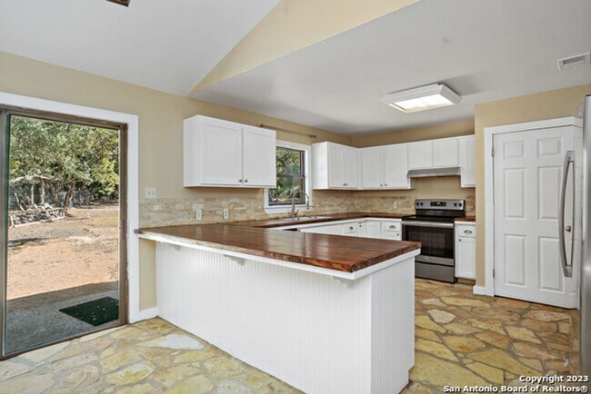 3 br, 2 bath House - 28049 Smithson Valley... - 28049 Smithson Valley ...