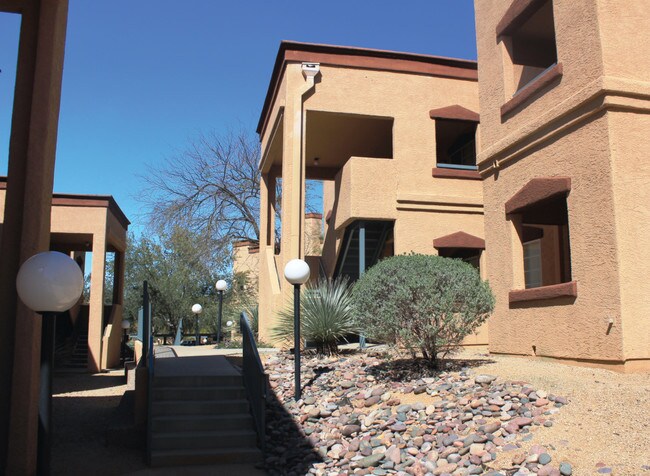 Pusch Ridge Apartment Homes - 9901 N Oracle Rd Oro Valley AZ 85704 ...
