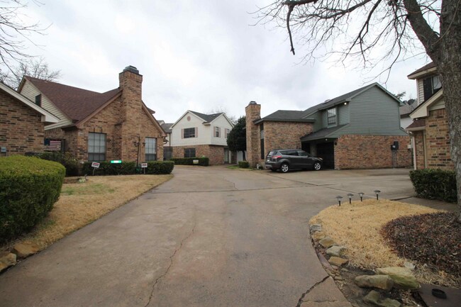 Come see this cute 2B House in a great loc... - 2872 Harbinger Ln ...