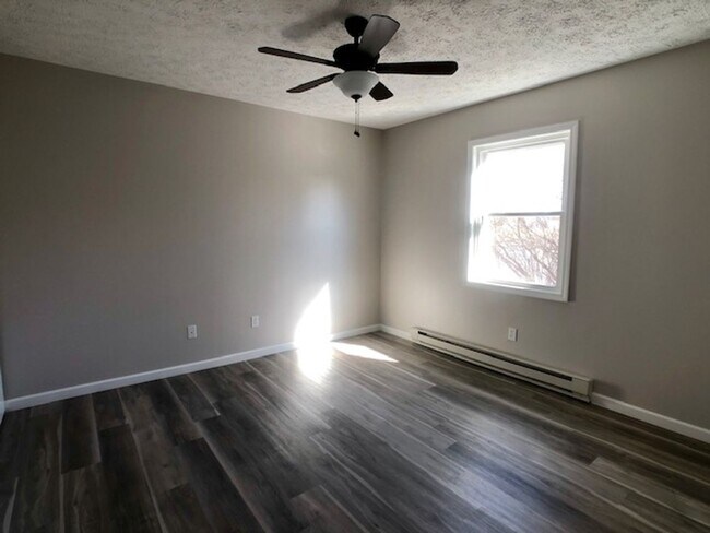 NICE 2 Bedroom, Move-In Ready! - 1441-1445 Peachtree Dr Ashland OH ...