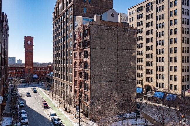 Rowe Building - 714 S Dearborn St Chicago IL 60605 | Apartment Finder