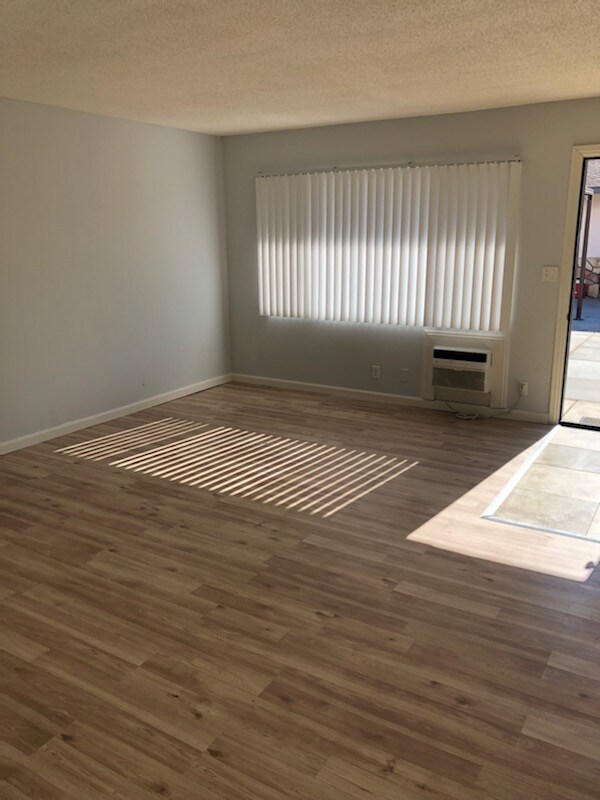 19170 Outer Hwy 18 N - 19170 Outer Hwy 18 N Apple Valley CA 92307 ...