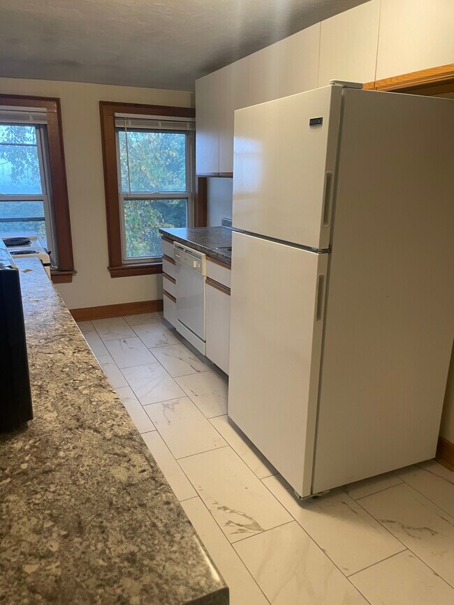 15 Colonial Rd - 15 Colonial Rd Worcester MA 01602 | Apartment Finder