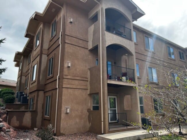 Awesome West-side One Level Condo! - 1550 Little Bear Creek Point ...