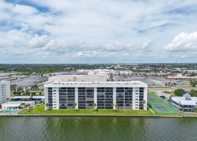 250 S Sykes Creek Pky - 250 S Sykes Creek Pky Merritt Island FL 32952 ...