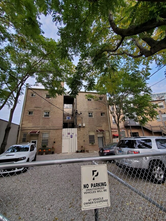 3920 N Broadway St - 3920 N Broadway St Chicago IL 60613 | Apartment Finder