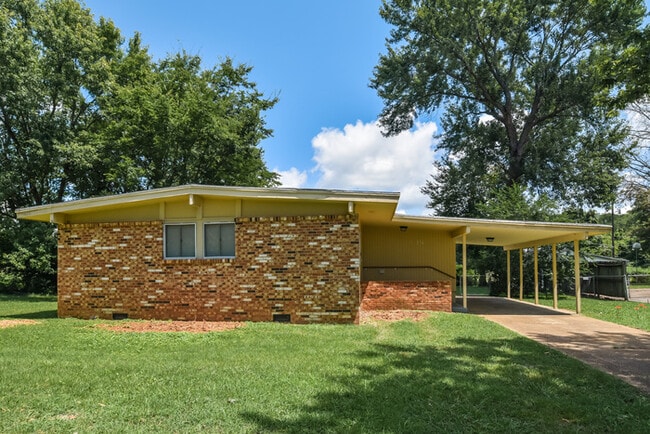 Cute Ranch Home! - 310 N Plymouth Rd NW Huntsville AL 35811 | Apartment ...