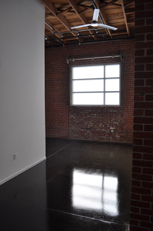 Broadway Lofts - 1625 Broadway St Fresno CA 93721 | Apartment Finder