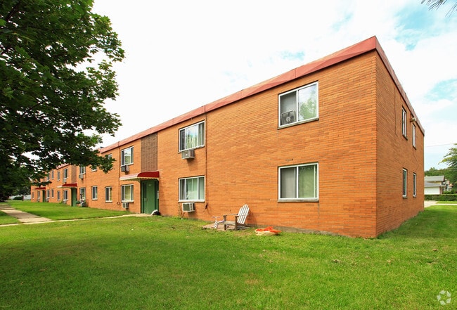 Sheldon Park Apartments - 21930-21974 Sheldon Rd Brook Park OH 44142 ...