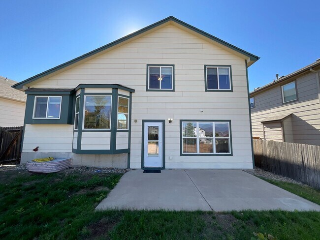 4 Bedroom Home Available Near E Woodmen Rd... - 6922 Grand Prairie Dr ...