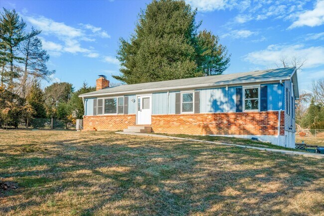 Fully Renovated 3B 1.5B Single Family Home... - 1831 W Strasburg Rd ...